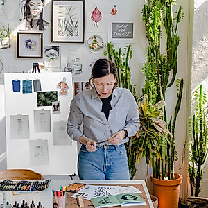 Lightweight Aluminum Telescoping Display Easel, 70 Inches, Black