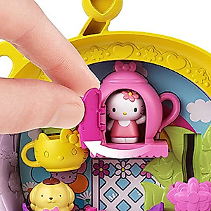 Mattel Mattel Hello Kitty Tea Party Compact (4.9-in) with 2 Sanrio Minis Figures, Stationery Notepad and Accessories, Great Gift for Kids Ages 4Y+
