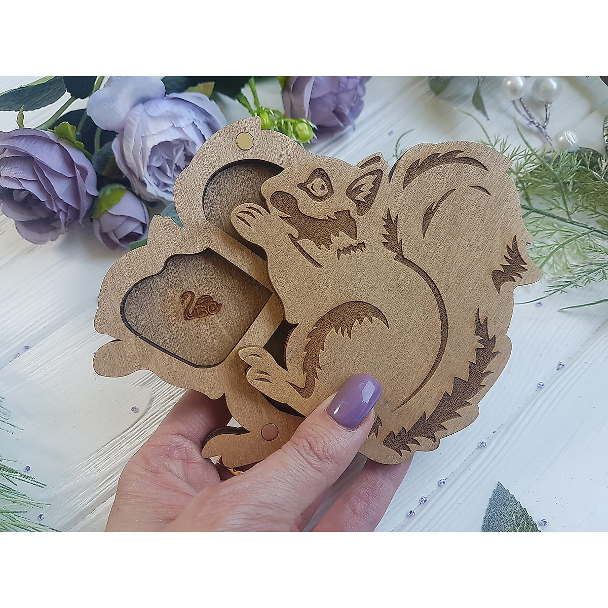 Wooden embroidery diamond painting accessories storage box Beads organizer with wooden lid Tray Divider Jewelry Box Needlework bead holder (Squirrel)