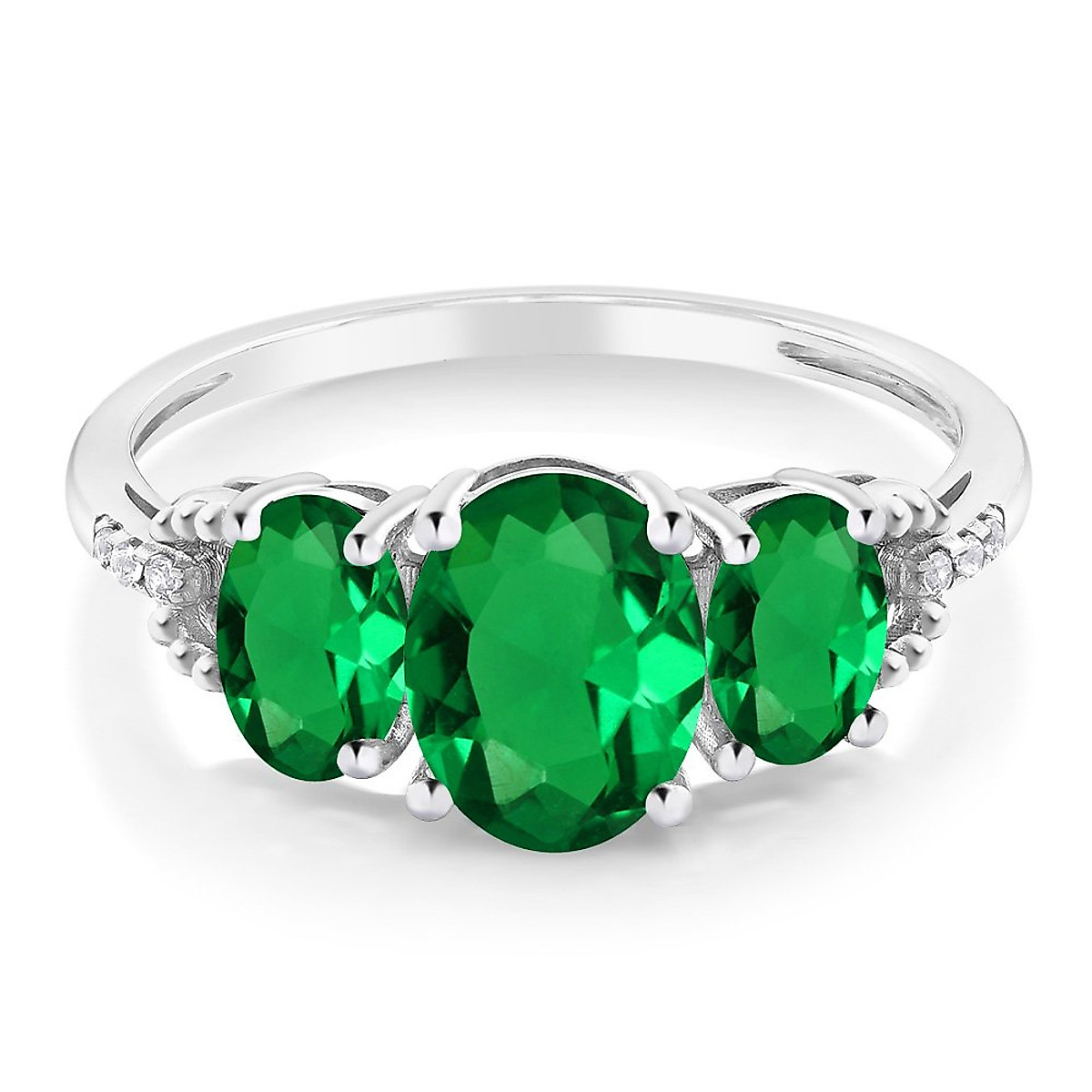 Gem Stone King 10K White Gold Green Simulated Emerald and Diamond Accent 3-Stone Engagement Ring For Women (1.85 Cttw) (Size 6)