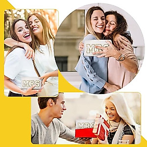 Belanttega Bride Patch MRS Cosmetic Bag PU Leather White Letter Portable Waterproof Purse Organizer Travel Toiletry Bag Engaged Makeup Bag Gift for Women Girls, Gold