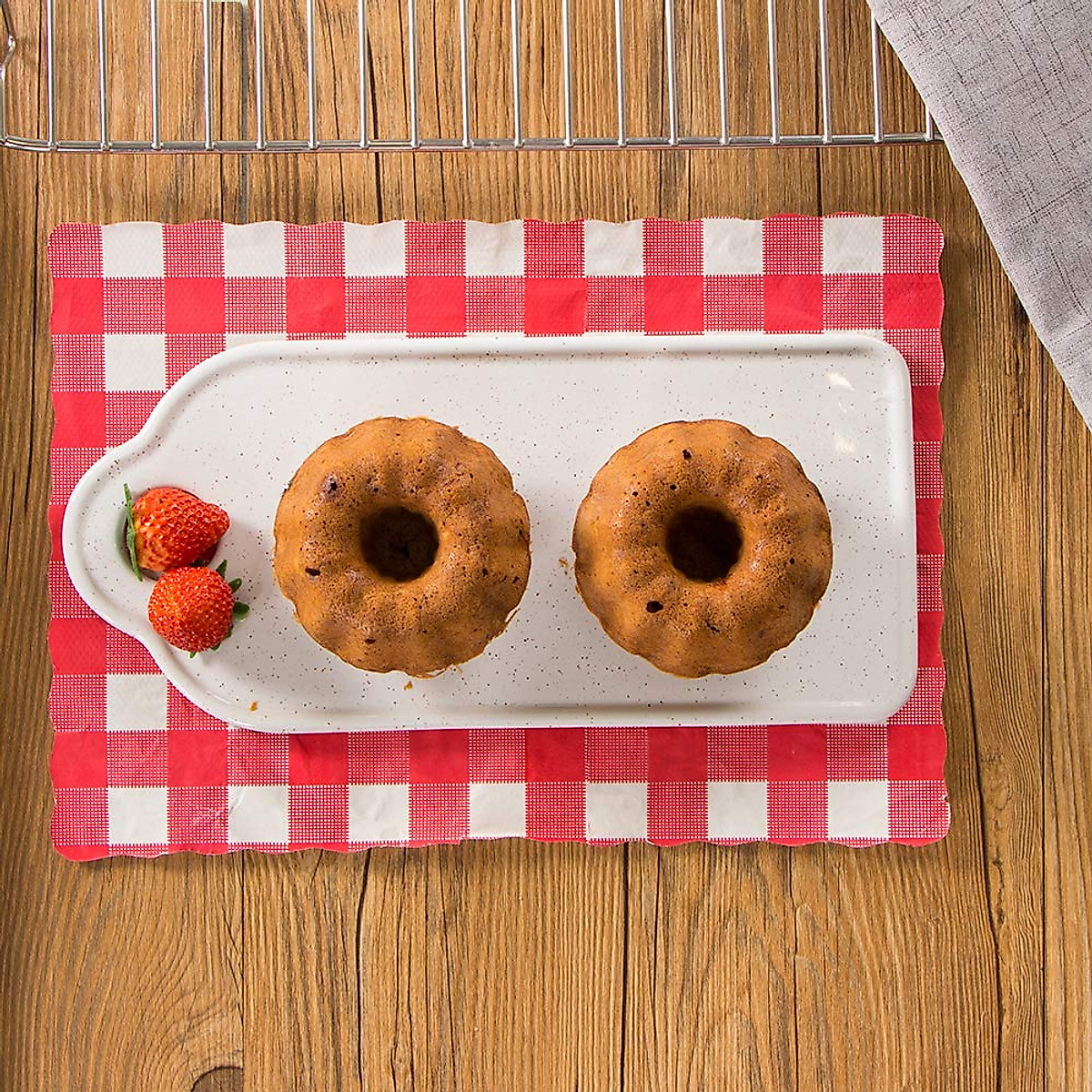 Webake 4 Inch Mini Fluted Tube Pans Nonstick Bakeware Set of 4 for Bundtlette, Angel Food Cake, Kugelhopf, Brownie