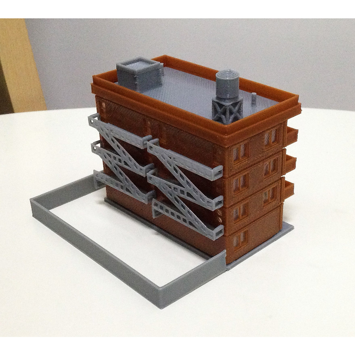 Outland Models Railway Modern City Building 4-Story Apartment (Large) Z Scale