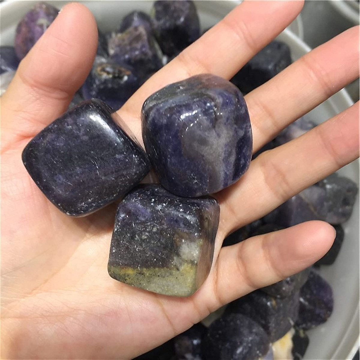 BAWHO 100g Natural Purple Sugilite Stone Cube Polished Gravel Specimen Natural Stones and Minerals Happy Fish Tank Stone Crystals WANMUQYIN