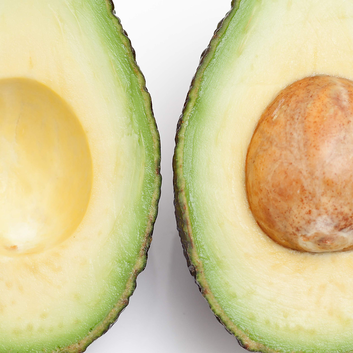 Olay Ultra Moisture Body Wash for Women, Deeply Nourishes, Vitamin B3 Complex, Clinically Proven, Avocado Oil Scent, 22 Fl Oz (Pack of 4)