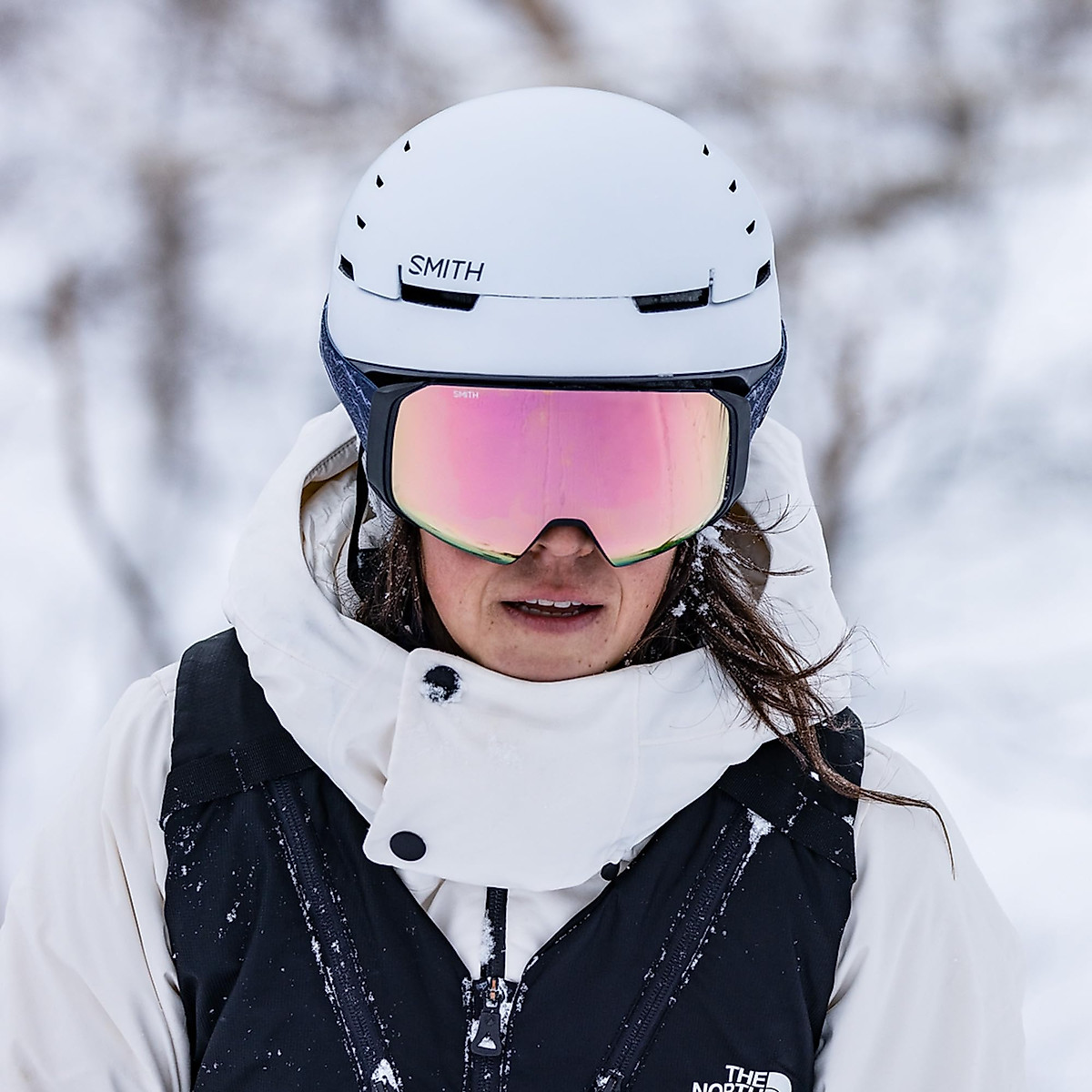 SMITH 4D MAG S Goggles with ChromaPop Lens – Performance Snowsports Goggles with Easy Lens Change Technology for Skiing & Snowboarding – White Chunky Knit + Everyday Rose Gold Mirror Lens