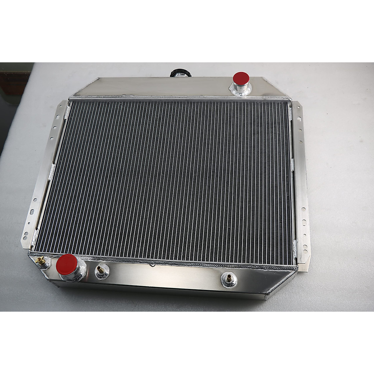 COOLINGBEST 4 Row Aluminum Radiator for 1966-1979 Ford Bronco F100 F150 F250 F350 F500 L6 V8 GAS Radiators 1967 1968 1969 1970 1971 1972 1973 1974 1975 1976 1977 1978