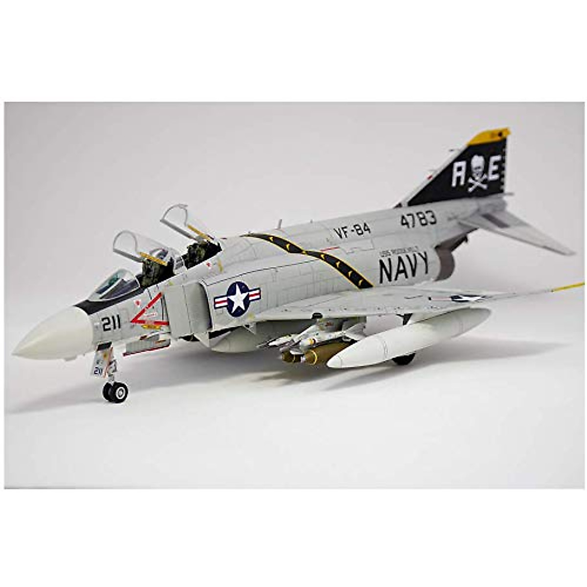 1/48 USN F-4J VF-84 Jolly Rogers 12305 with 3 Lifelike Pilot Figures - Plastic Model Kit