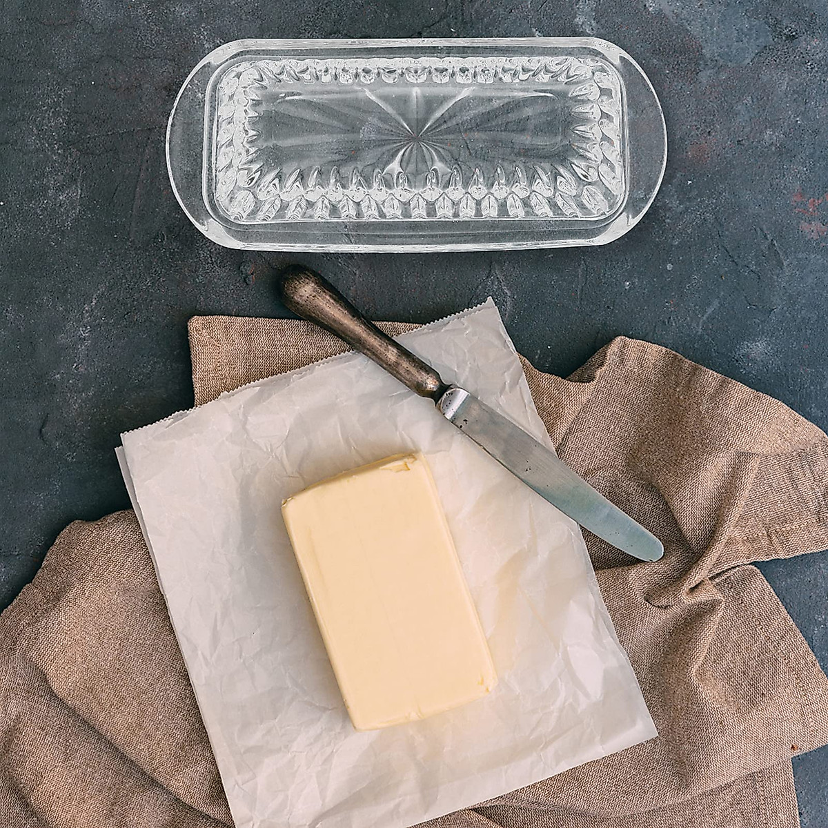 STOBAZA Cream Cheese Crystal Glass Butter Dish with Lid 1 Set Classic Butter Keeper for Countertop European Covered Butter Tray with Lid Dessert Dish Cookie Dish Fruits Dish for Home Food Containers