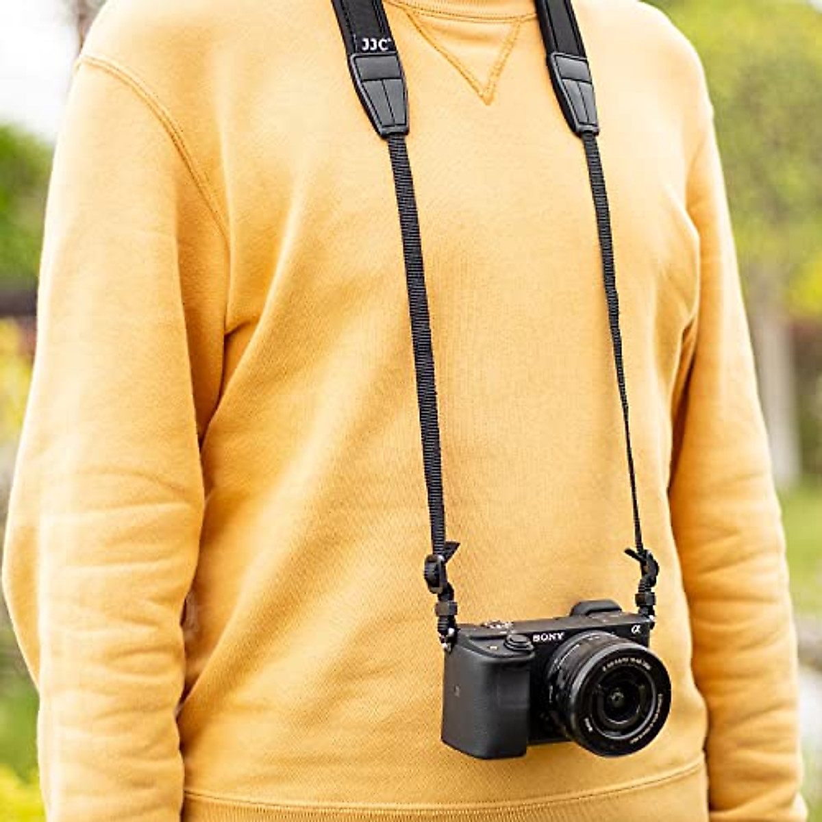 Soft Neoprene Camera Shoulder Neck Strap for Canon EOS R10 R7 M6 M50 Mark II Sony ZV-E1 ZV-E10 A7RV A6600 A6500 A6400 A6300 A6100 Fuji X-T4 X100V X-S10 Panasonic GX85 Olympus OM-5 OM-D E-M10 Mark III