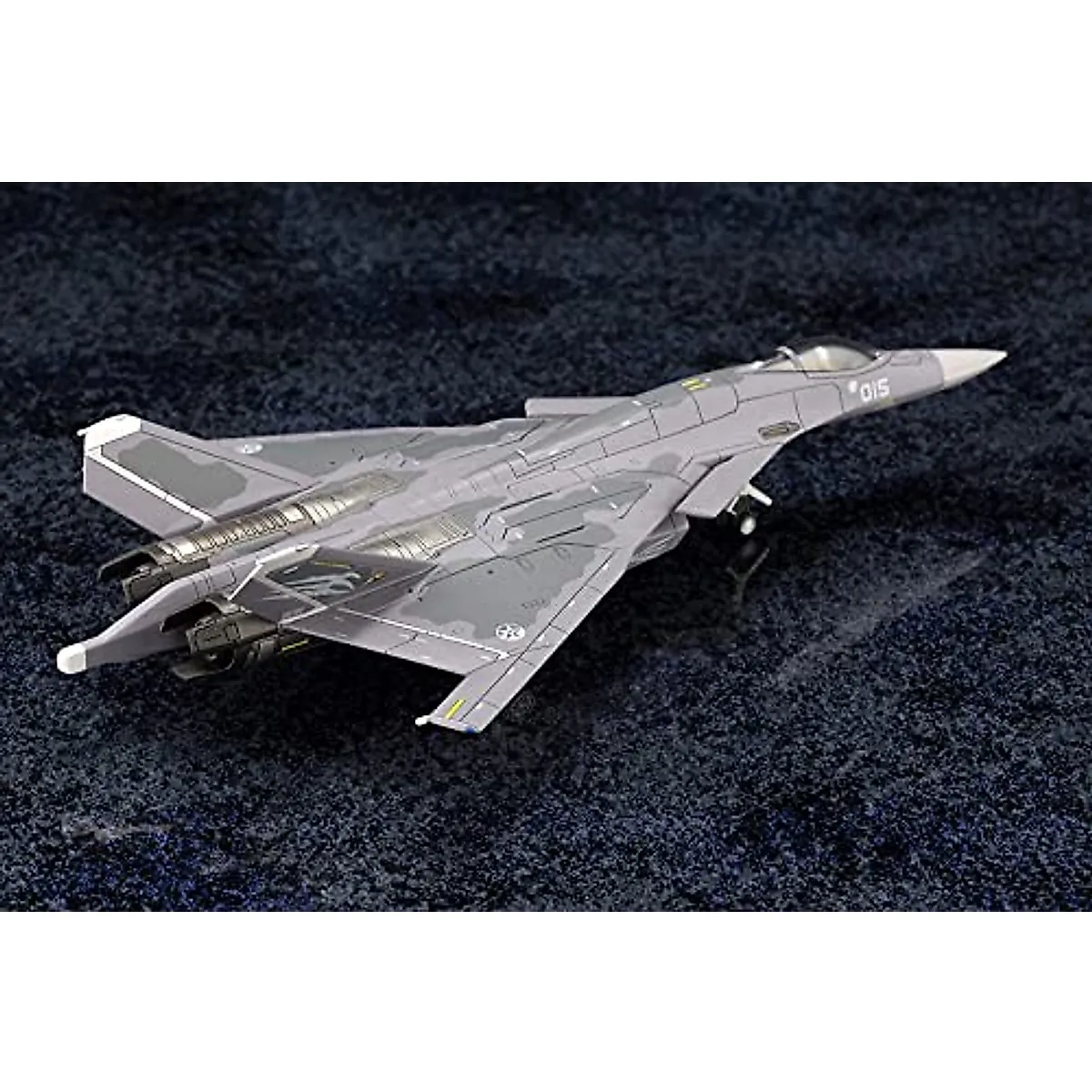 Kotobukiya Ace Combat: CFA-44 (Modelers Edition) 1:144 Scale Plastic Model Kit, Multicolor
