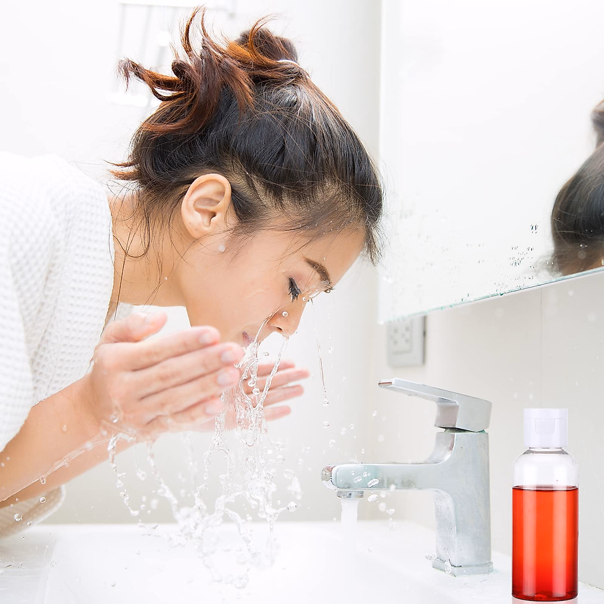 100 Pack 2 oz Travel Bottles Plastic Bottles with Lids Travel Size Cover Cap Plastic Travel Size Bottles Refillable Dispensing Bottles with 5 Funnels Liquid Lotion for Travel(Clear)