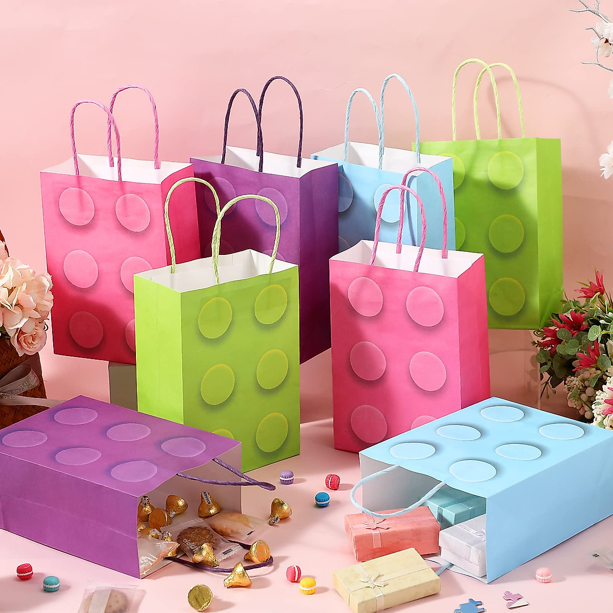 Perkoop 24 Pieces Building Block Party Favor Bags, Bricks Candy Treat Paper Bags, Party Gift Goodie Bags with Handle for Girls Building Block Birthday Party Baby Shower Decoration Supplies