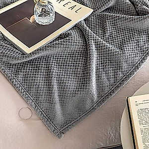 Qidordour Throw Blankets, Checkered Blanket, 60x80 Inch Flannel Fleece Jacquard Bed Throw, 310GSM Soft Microfiber Plush Fuzzy Cozy Luxury Bed Blanket for Couch, Sofa, Bedroom, Travel, Christmas, Grey