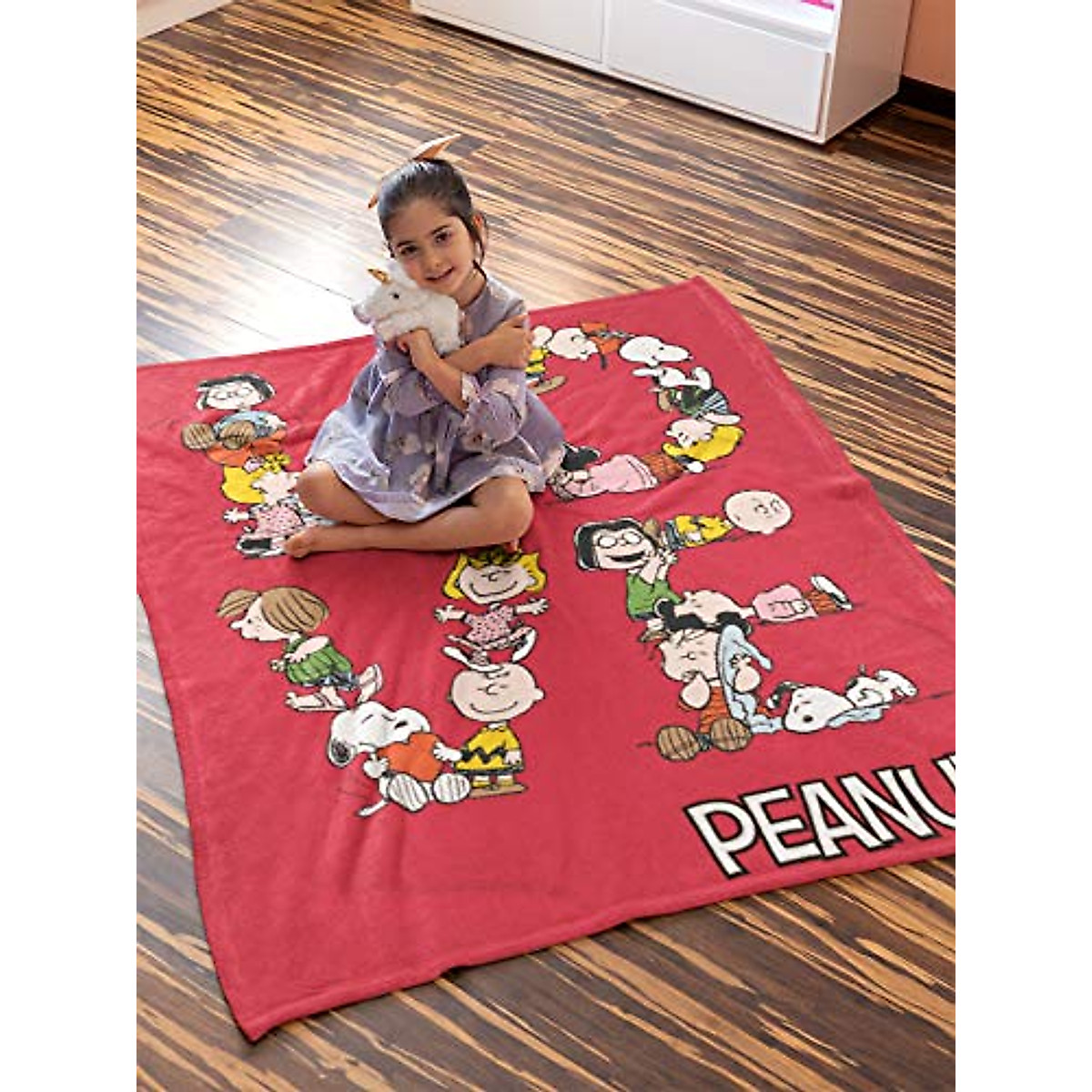 INTIMO Peanuts Love Charlie Brown Snoopy and Pals Letter Art Fleece Plush Throw Blanket