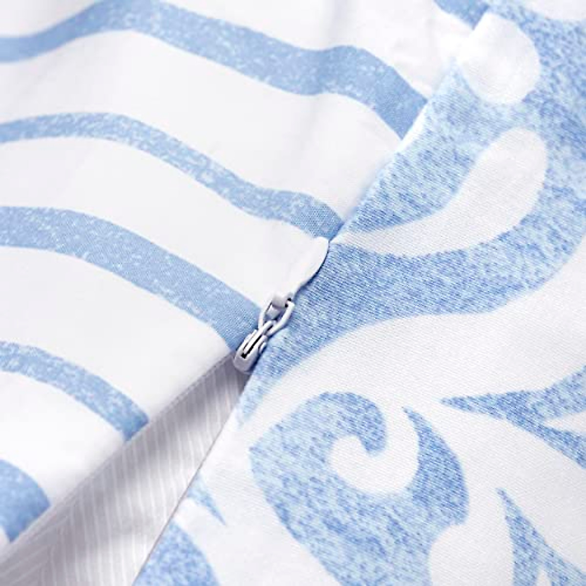 MARTHA STEWART Avery Medallion Duvet Cover Queen Size, 3 Piece Set - 1 Duvet Cover, 2 Pillow Shams, Cotton-Percale, Soft, Reversible, Easy to Wash, All Season, 90x92 Inches With Button Closure, Blue