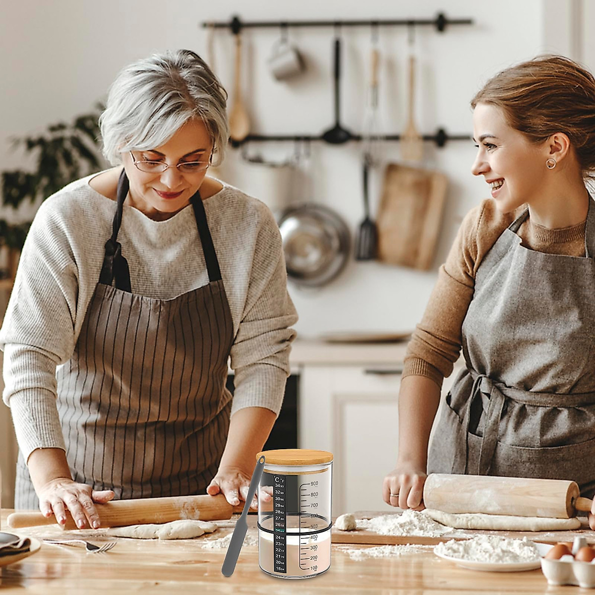 Sourdough Starter Jar with Wooden Lid 900ml Sourdough Starter Container, Wide Mouth Clear Sourdough Fermentation Jar Glass Starter Jar with Temperature Paper Spatula Rubber String for Baking Bread