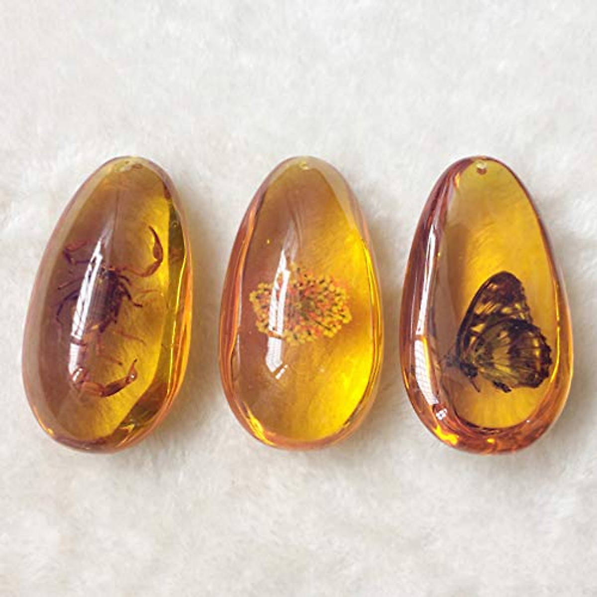 Garneck Crystal Amber Fossil with Insects, Inside Specimens Samples Stones Oval Pendant Collection Home Decorations Education Gift (Random Pattern)