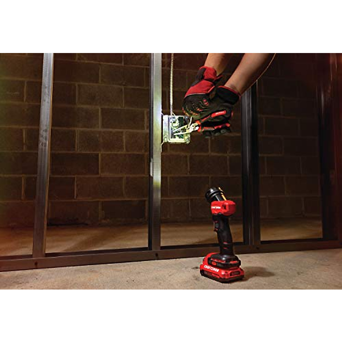 CRAFTSMAN V20* LED Work Light (Tool Only) (CMCL020B)