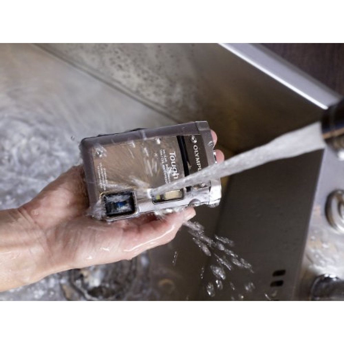 Olympus Tg-810 Digital Camera - Silver (14Mp, 5X Wide Optical Zoom) 3.0 Inch Lcd