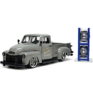 Jada Toys Just Trucks 1:24 1953 Chevy Pickup Die-cast Car Gray with Tire Rack, Toys for Kids and Adults