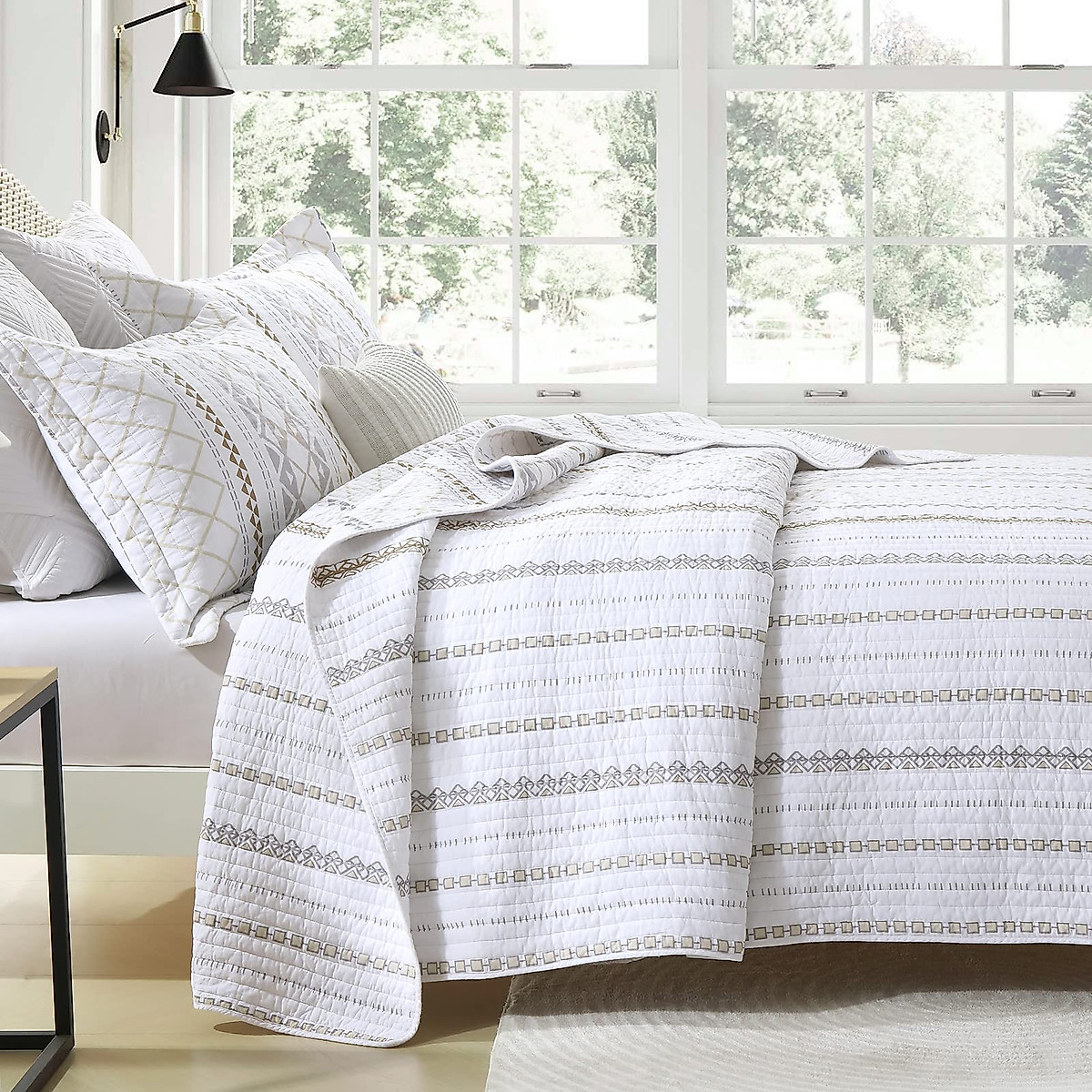 PERHOM 100% Cotton Quilt Queen Size - 3 Pieces Boho Striped Lightweight Soft Breathable Beige Gray White Bedding Set with 2 Shams, Bohemian Pattern Printed Bedspread/Coverlet/Comforter for All Season