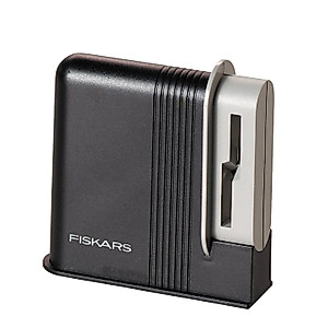 Fiskars Clip-Sharp, Total Length: 4 cm, Plastic, 1000812 Scissors Sharpener, one size, Black