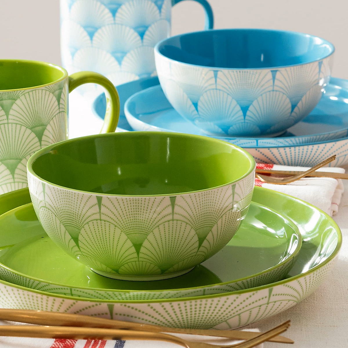 DOWAN Ceramic Cereal Bowls, Vibrant Color Soup Bowls, 26 Ounce Porcelain Kitchen Bowls for Cereal Soup Rice Pasta Salad and Dessert, Dishwasher & Microwave Safe, Set of 4