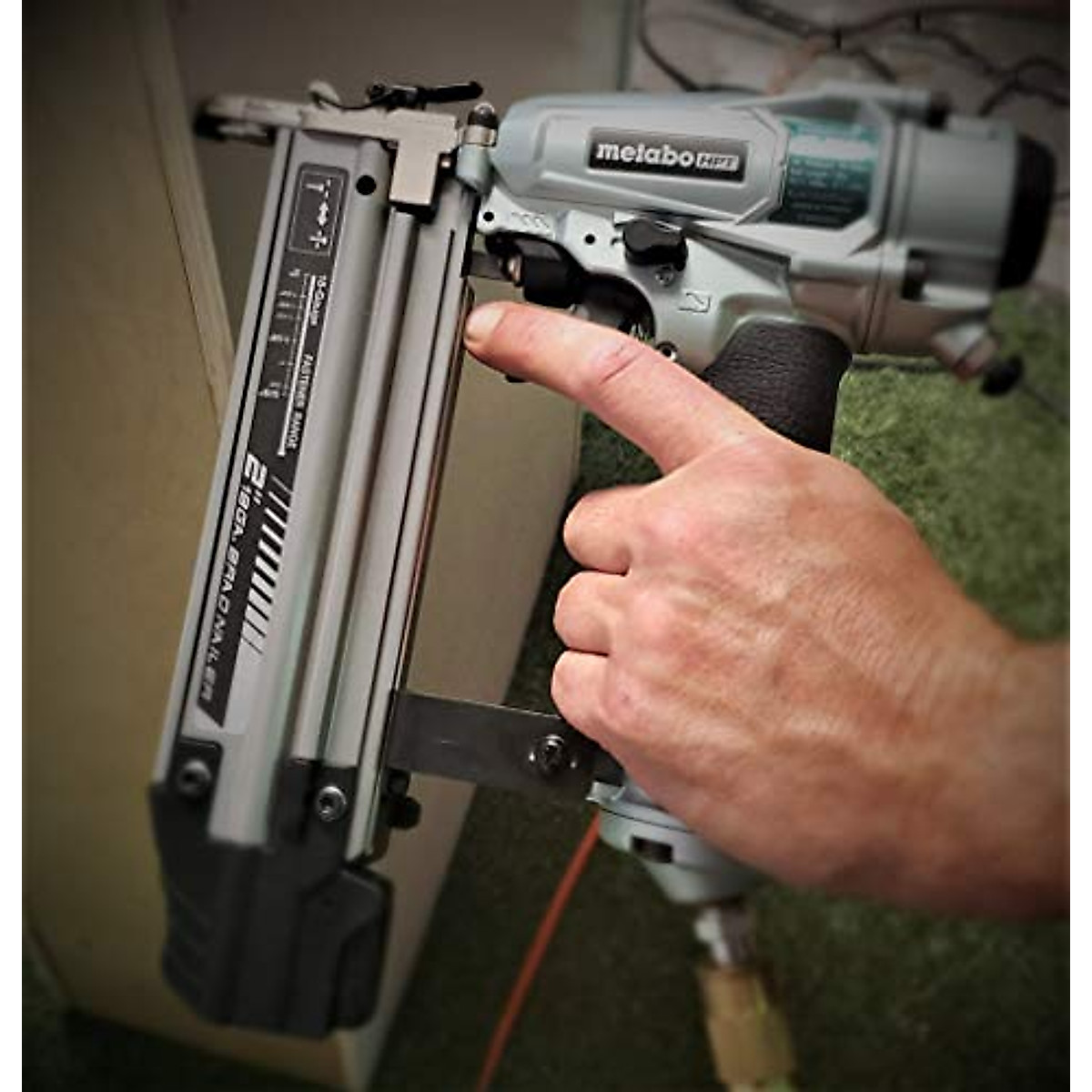 Metabo HPT Pro Brad Nailer Kit, 18 Gauge, High Grade Aluminum Magazine, Accepts 5/8-Inch To 2-Inch Brad Nails, NT50A5