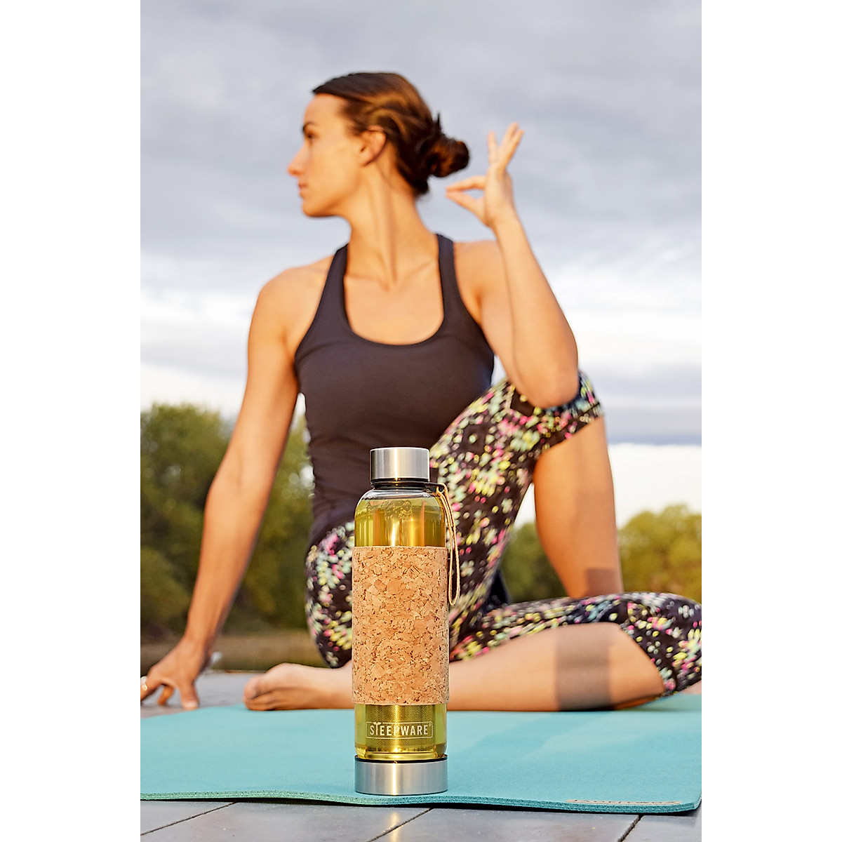 The Tea Spot, Urban Tea Tumbler, Borosilicate Glass Tea Bottle with Stainless Steel Tea Infuser, insulated Natural Cork Sleeve, 16 oz