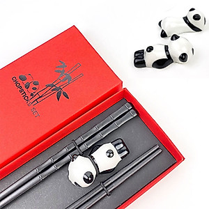 2 Pairs Reusable Chopsticks, Cute Chopsticks with Panda Pattern Safe Chop Sticks Cute Chopstick for Cooking Eating Anti-slip Chop Sticks Chinese Traditional Stylish Gift Set with Box