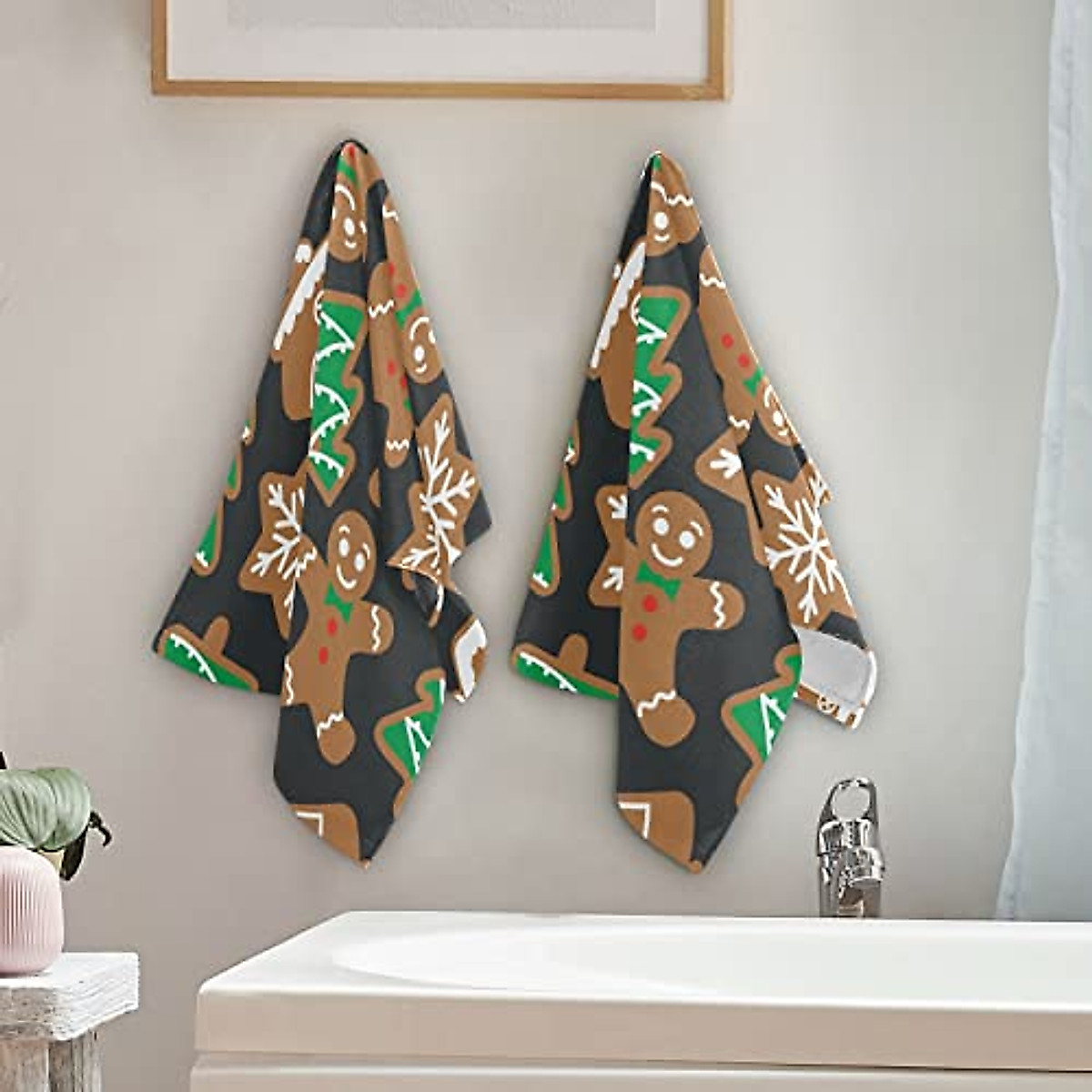 VIGTRO Christmas Gingersnap House Bath Hand Towels 2 Pack, Winter Kitchen Towels Gingerbread Man Ultra Soft and Highly Absorbent, Xmas Tree Cute Decorative Fingertip Towel for Home, Bathroom, Kitchen
