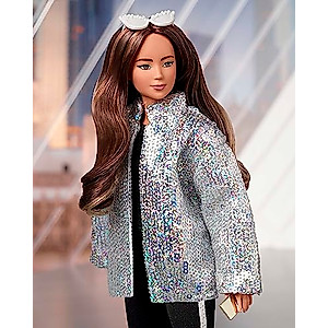 Barbie Signature @BarbieStyle Fully Poseable Fashion Doll (11.5-in Brunette, Curvy) with 2 Tops, Skirt, Pants, Coat, Jacket, 2 Pairs of Shoes & Accessories, Gift for Collector