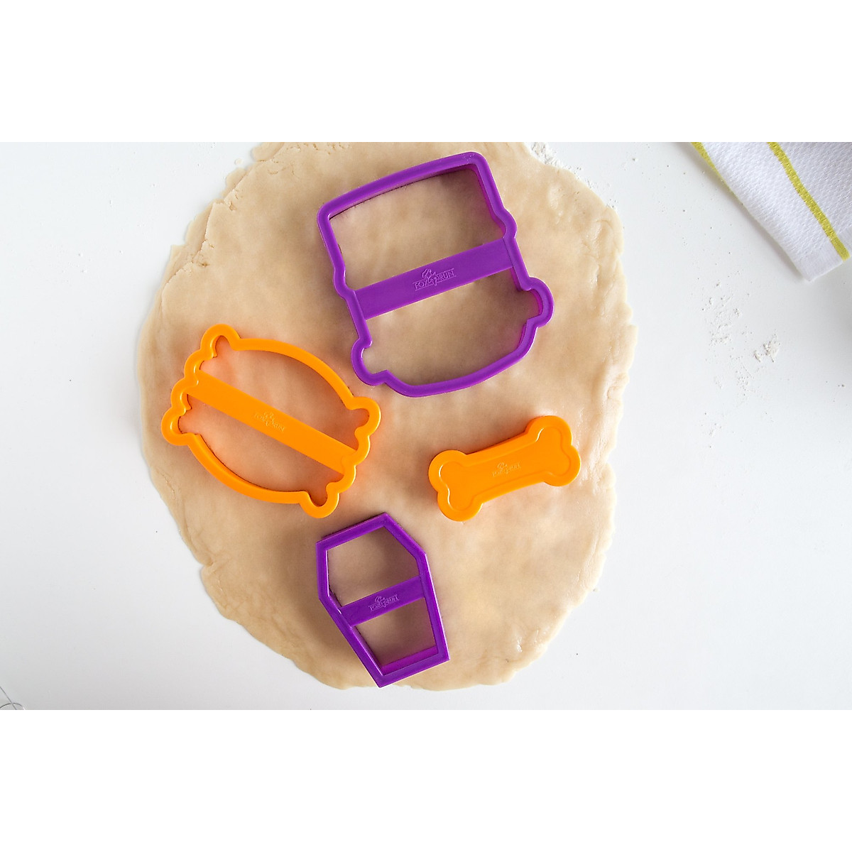 Fox Run Nesting Halloween Cookie Cutters, Set of 4, Frankenstein, Spider, Coffin, and Bone