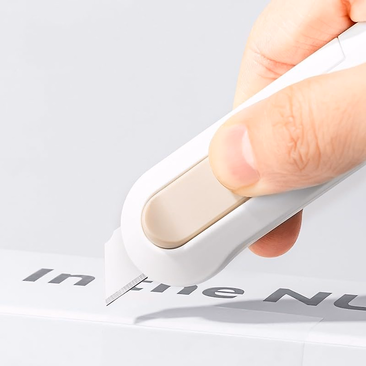 4pcs Utility Knife Box Cutters, Retractable Letter Opener, Sharp Cartons Cardboard Cutter Razor Knife for Christmas, Smooth Mechanism Perfect for Office and Home Use