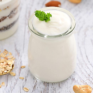 TAOUNOA 29 Pcs Small Glass Jars with Cork Lids, 5 oz Yogurt Jars Candle Jars Mini Glass Bottles Wedding Favor Jars Little Pudding Jars with String