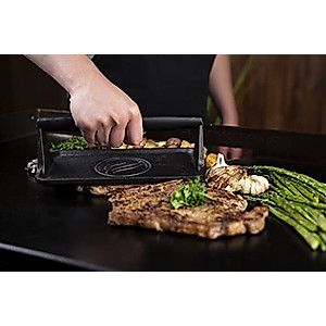 Blackstone 5553 Pre-Seasoned Cast Iron Griddle Press Medium Heavy Duty-Meat, Burger, Bacon, Steak, Panini, Sandwich, Sausage Heat Resistant Rubber Handle-10” x 5.5” (Rectangle), Black