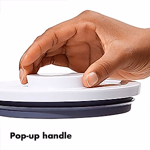 OXO Good Grips Round POP Container – Large (5.2 Qt) for flour, sugar, cereal and more | Airtight Food Storage | BPA Free | Dishwasher Safe | Clear Body