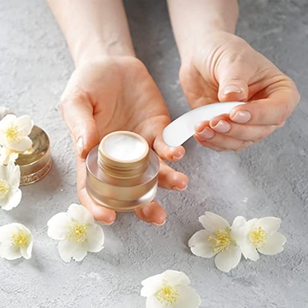 Healifty Mini Metal Cosmetic Spatulas Cream Spoon Practical Cosmetics Dig Scoop Cosmetics Spoon for Mixing and Sampling Makeup Cosmetic Beauty Tools