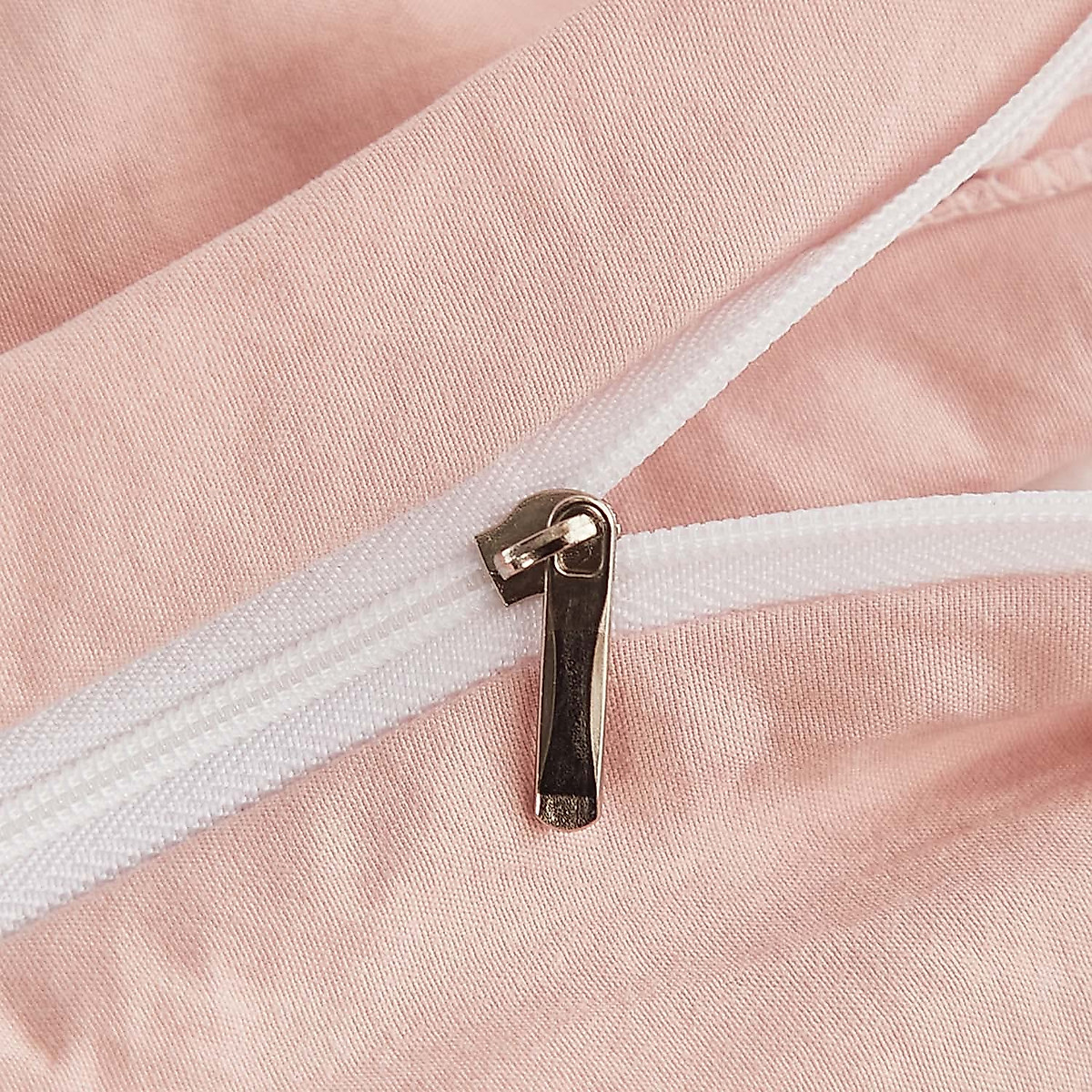 HESBITEUL Duvet Cover Queen Size 3pcs - Soft Bedding Set for Pink Room Decor - Zipper Closure Quilt Shams for Girls Bedroom - Beautiful Beds Covering with Ruffles for Bohemian Loft Inn Apartment