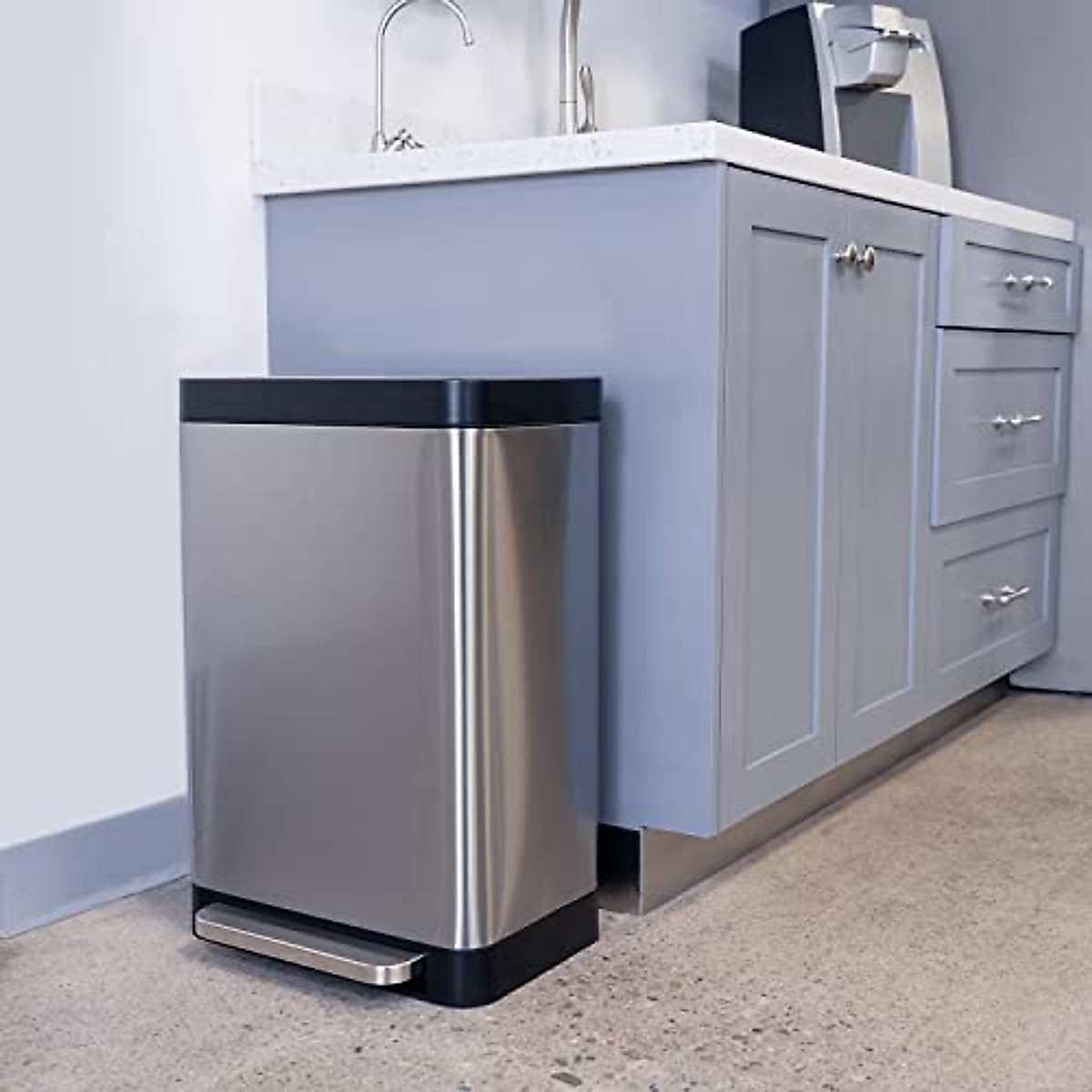 Hefty 13.8 Gallon Stainless Steel Trash Can – StepOn Matte Metal Kitchen Garbage Bin, 13.8 gal / 52.23 L