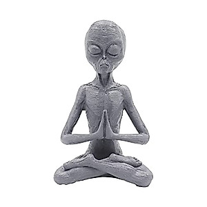 Dnoifne Garden Statue Meditating Alien Sculptures, Meditating Alien Resin Ornament, UFO Indoor Outdoor Garden Decor, Meditating Alien Figurines