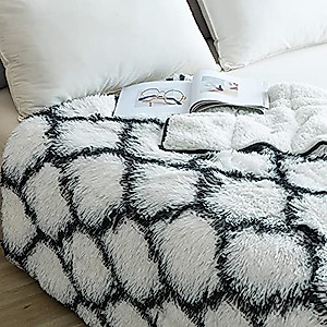 Kivik Shaggy Faux Fur Weighted Blanket 15 Pounds, Moroccan Print Long Fur Fluffy Heavy Throw Blanket for Adult,Plush Warm Thick Sherpa Furry Bed Blanket Gifts,Cream 48x72 Inches