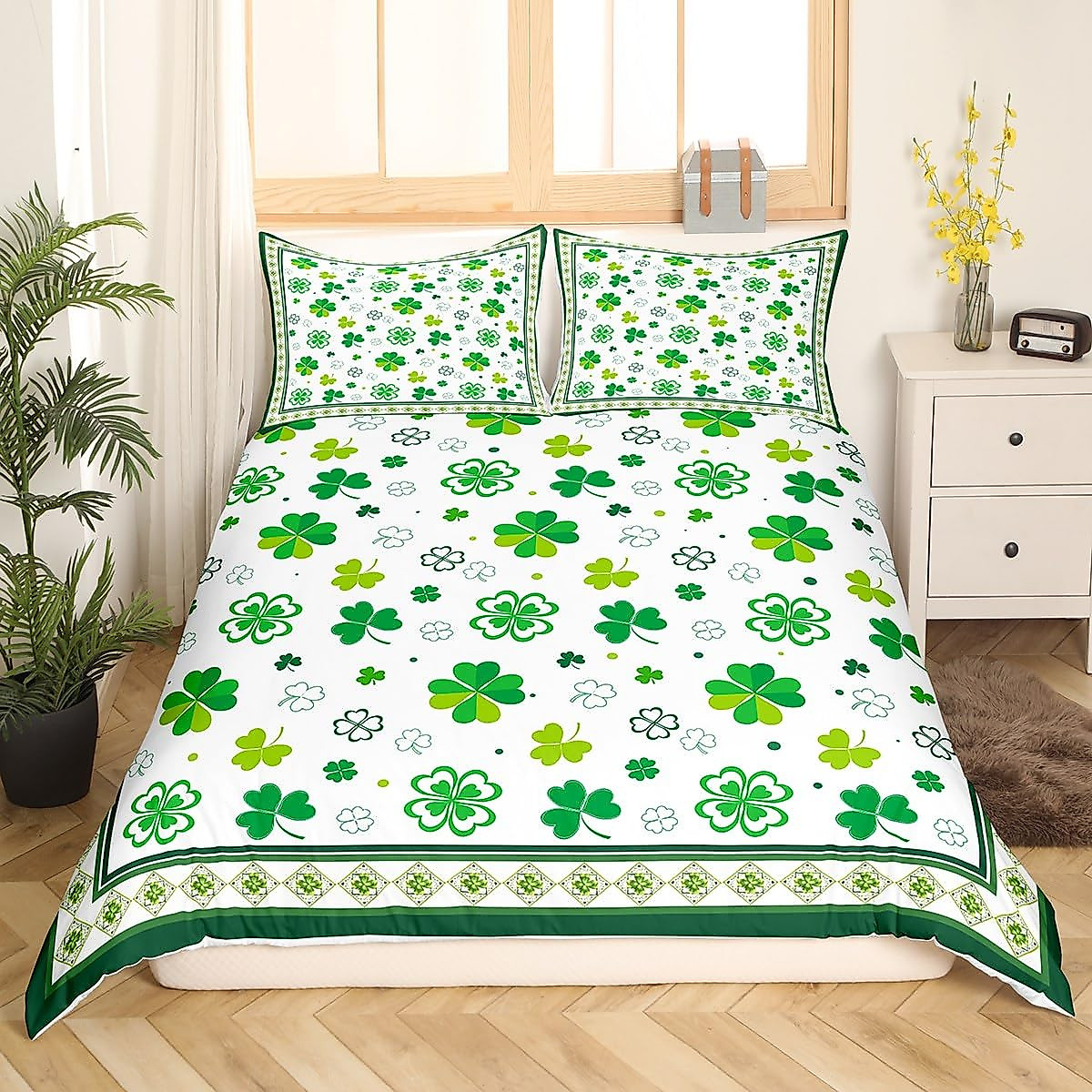Manfei St. Patrick's Day Duvet Cover Set Queen Size, Lucky Clovers Comforter Cover with 2 Pillowcases, Green Shamrocks Bedding Set 3pcs for Kids Boys Girls Bedroom Decor Lightweight Bedspread Cover