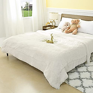 junovo Super Soft Shaggy Longfur Faux Fur Blanket, Fuzzy Throw Blanket for Bed, Fluffy Cozy Plush Light Blanket, Washable Warm Furry Throw Blanket for Couch Sofa Chair Home Decor, 50"x60" Cream White