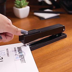 Swingline Stapler, Light Duty Desktop Stapler, 20 Sheet Capacity, Durable Metal, Black (S7040501)