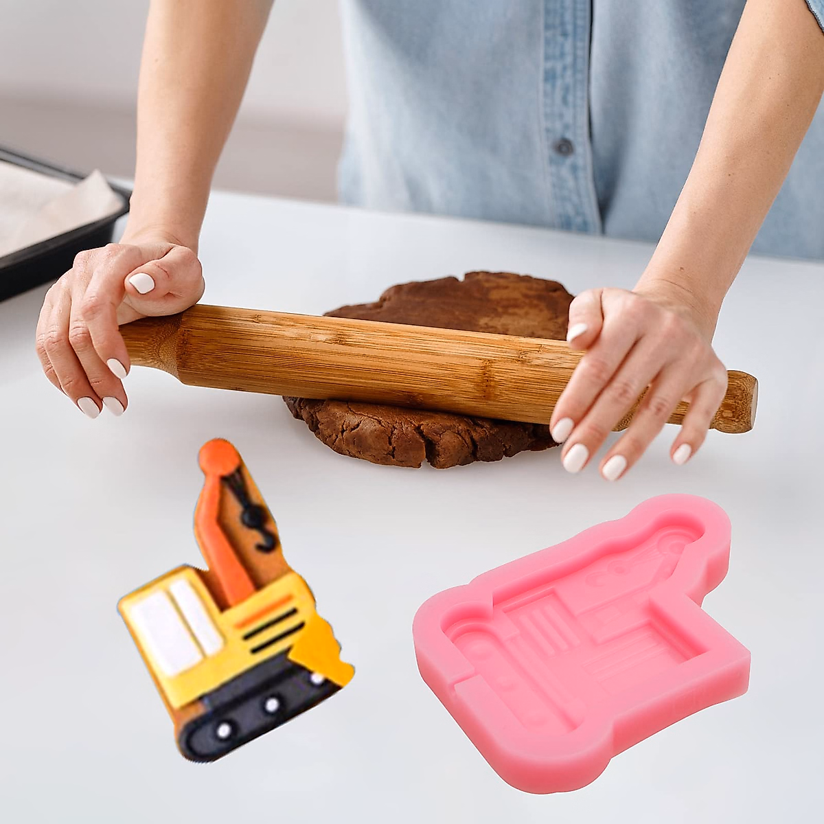 Bulldozer Silicone Fondant mold, Excavator Crane Chocolate Molds, Construction Site Theme Candy Baking Molds for Cake Decoration Cupcake Topper Clay Resin