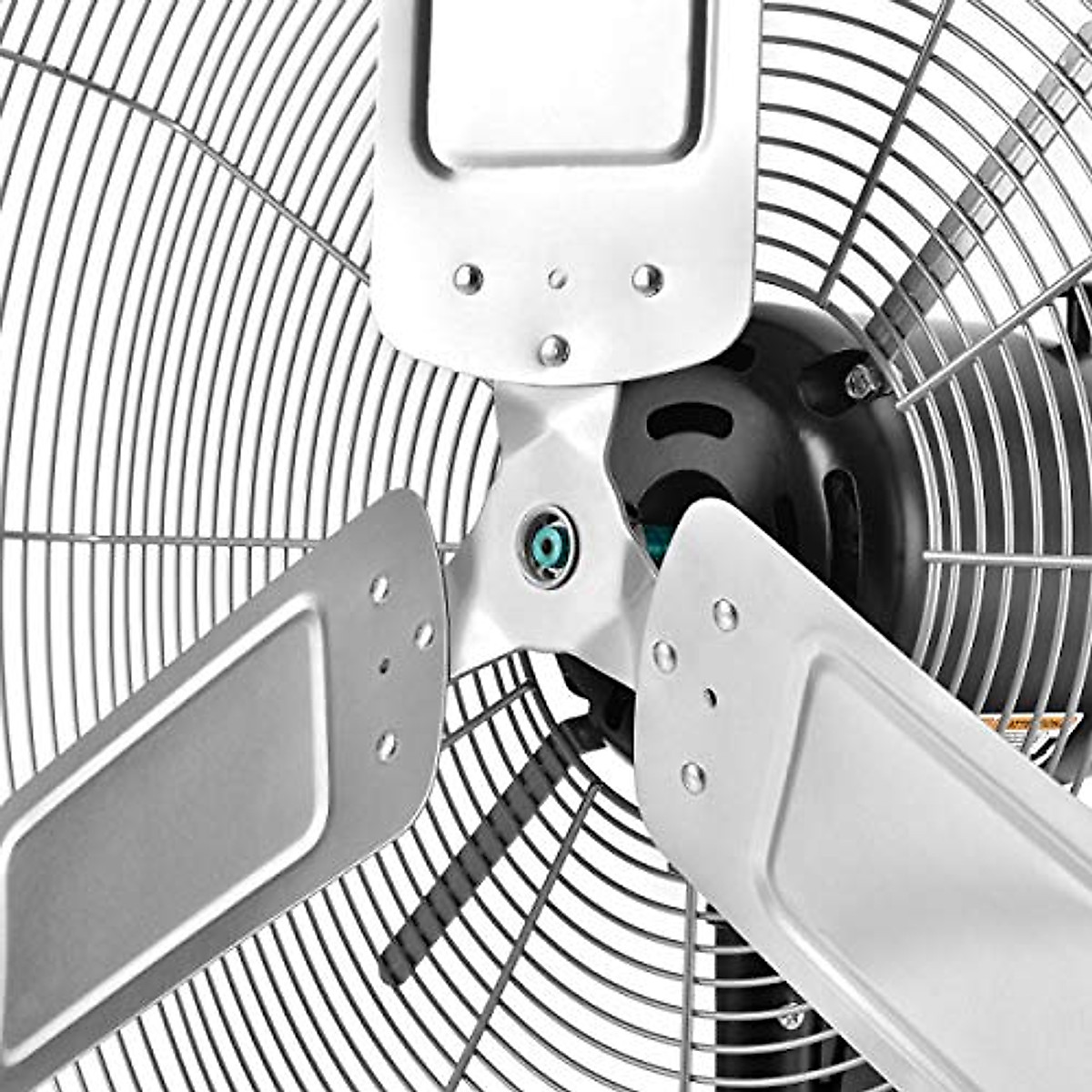 Global Industrial 24" Deluxe Oscillating Wall Mount Fan, 3 Speed, 8,650 CFM, 1/2 HP