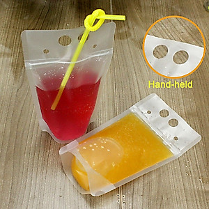 Belinlen 100 Pack 9.1 x 5.2 Inch/17 Ounce 8mil Clear Drink Pouches with Heavy Duty Hand-held Translucent Reclosable Zipper Stand-up Plastic Pouches Bags Drinking Bag 2.4 Inch Bottom Gusset with Straws