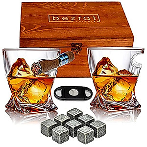 Bezrat Old Fashioned Whiskey Cigar Glasses With Side Mounted Cigar Holder + Whisky Chilling Stones and accessories in Wooden Box - Scotch Bourbon Set for Dad, Husband, Fathers Day, Birthday Gift Set